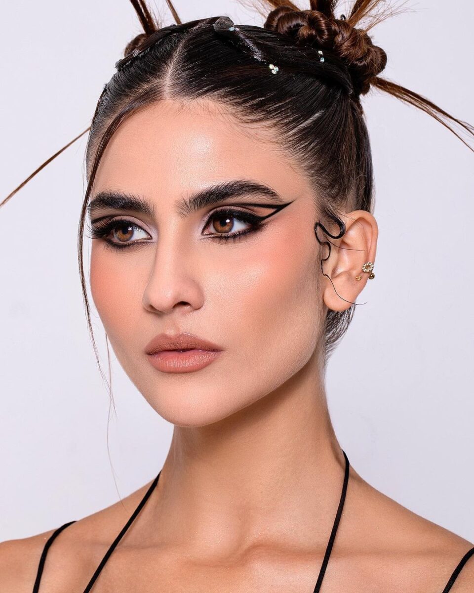 These 20 Unique Makeup Looks Are Worth The Hype