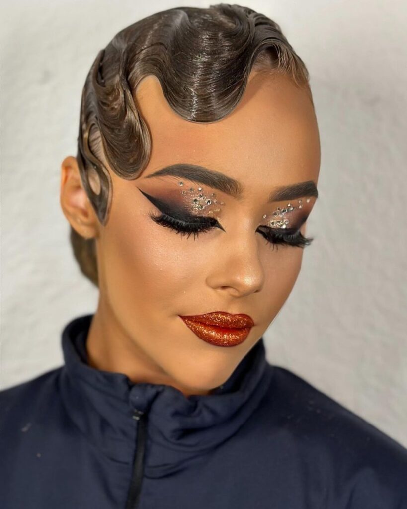 23 Dazzling Ideas For Eye Makeup With Gems