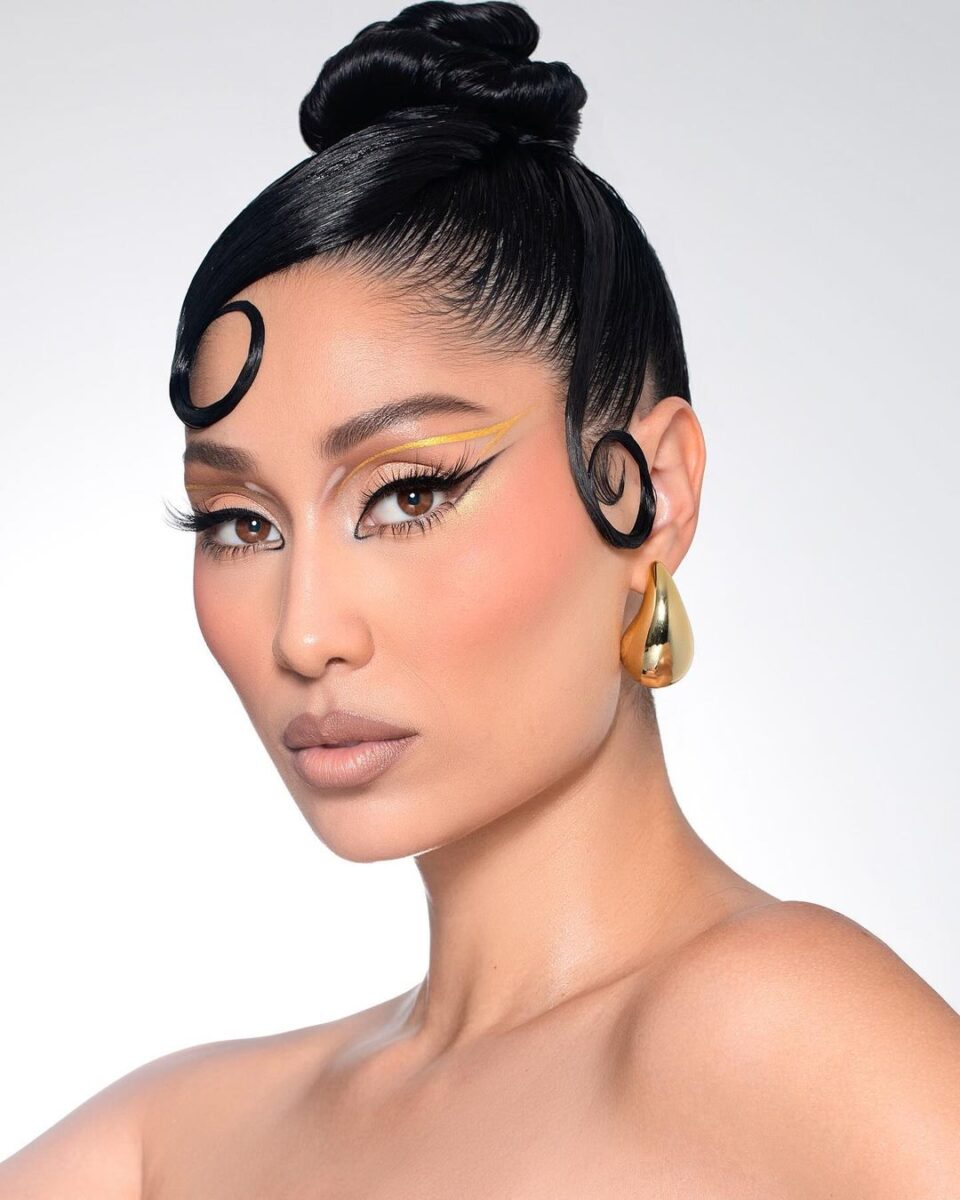 These 20 Unique Makeup Looks Are Worth The Hype