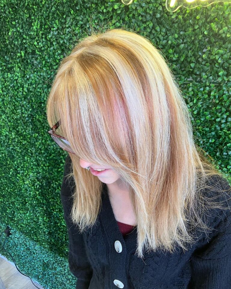 These 20 Retro 2000s Chunky Highlights Are Having A Moment