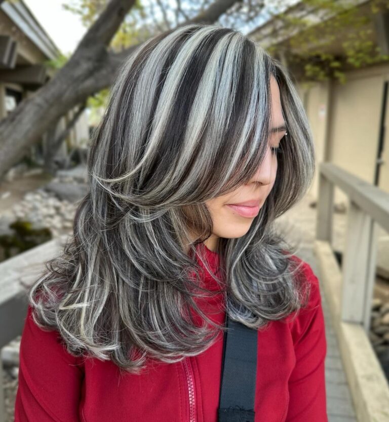 These 20 Retro 2000s Chunky Highlights Are Having A Moment
