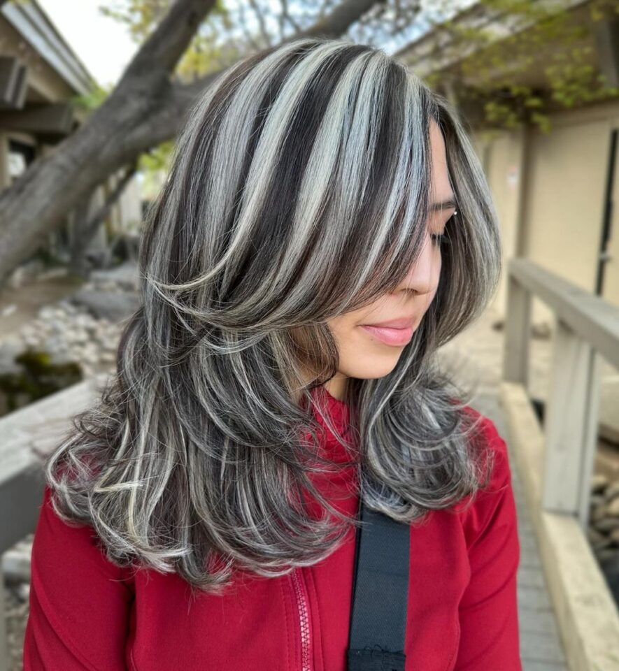 These 20 Retro 2000s Chunky Highlights Are Having A Moment