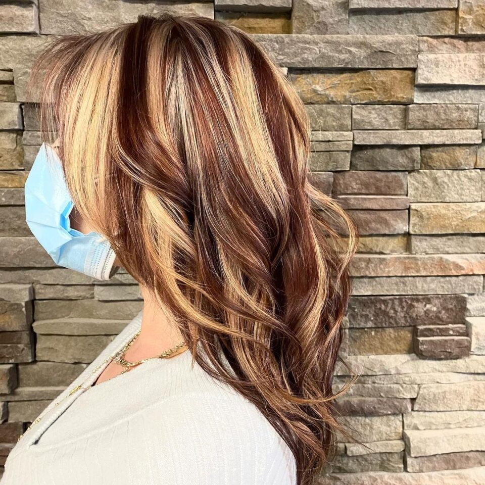 These 20 Retro 2000s Chunky Highlights Are Having A Moment