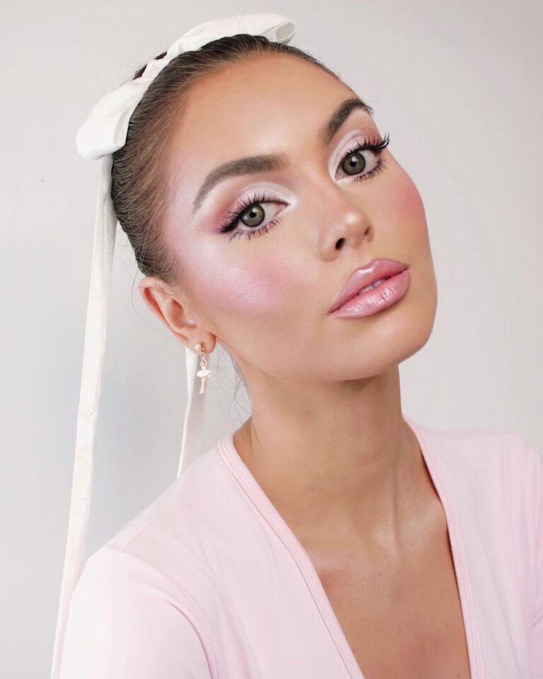 These 21 Iconic 2000s Makeup Looks Are Making A Comeback