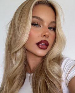 These 21 Iconic 2000s Makeup Looks Are Making A Comeback