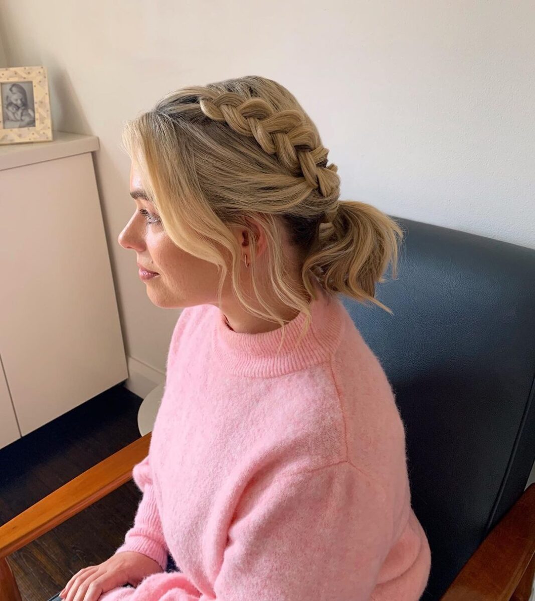 22 Effortless Pool Day Hair Ideas To Dive Into The Water With Style