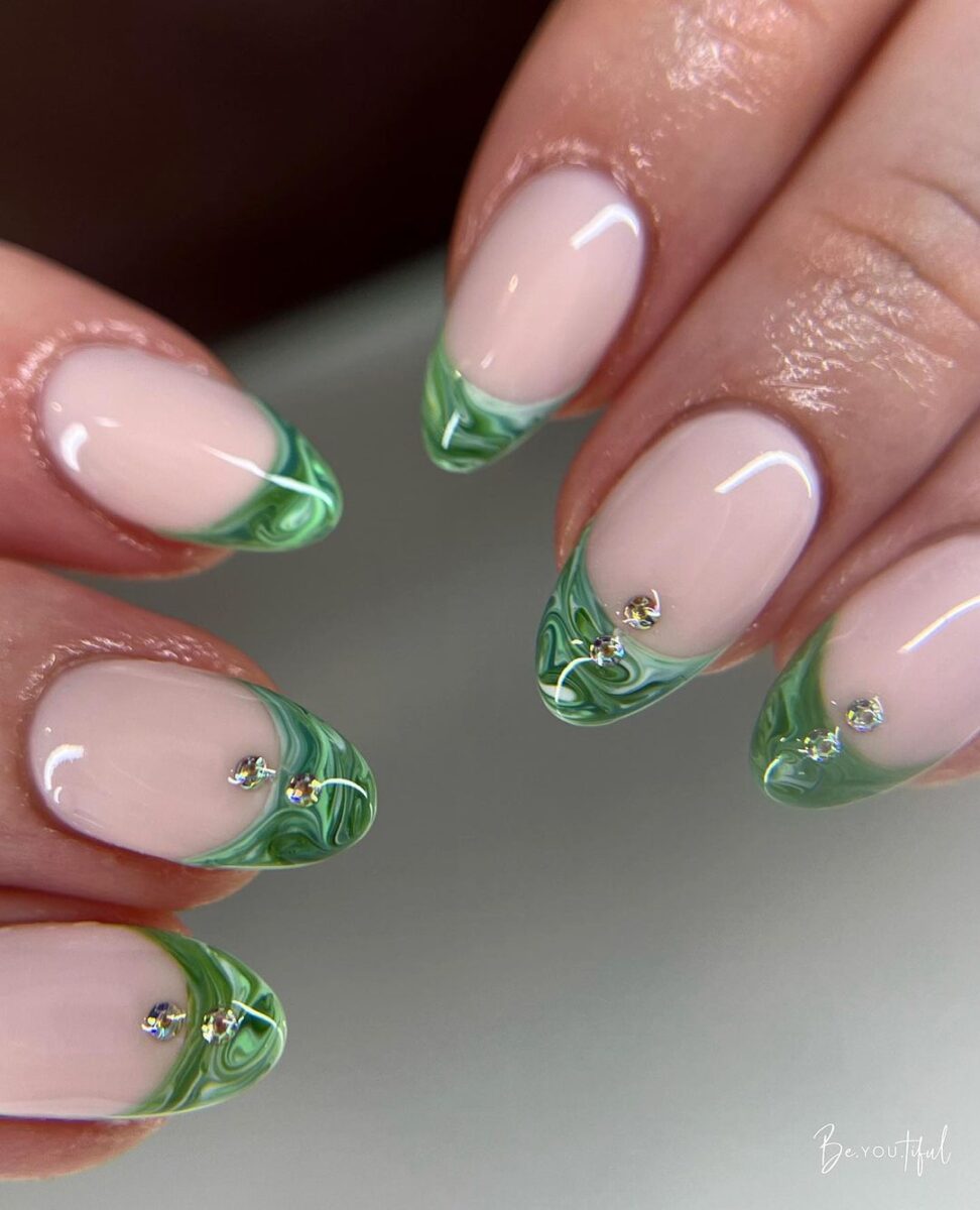 These 20 Marble Nail Designs Embody The Quiet Luxury Aesthetic