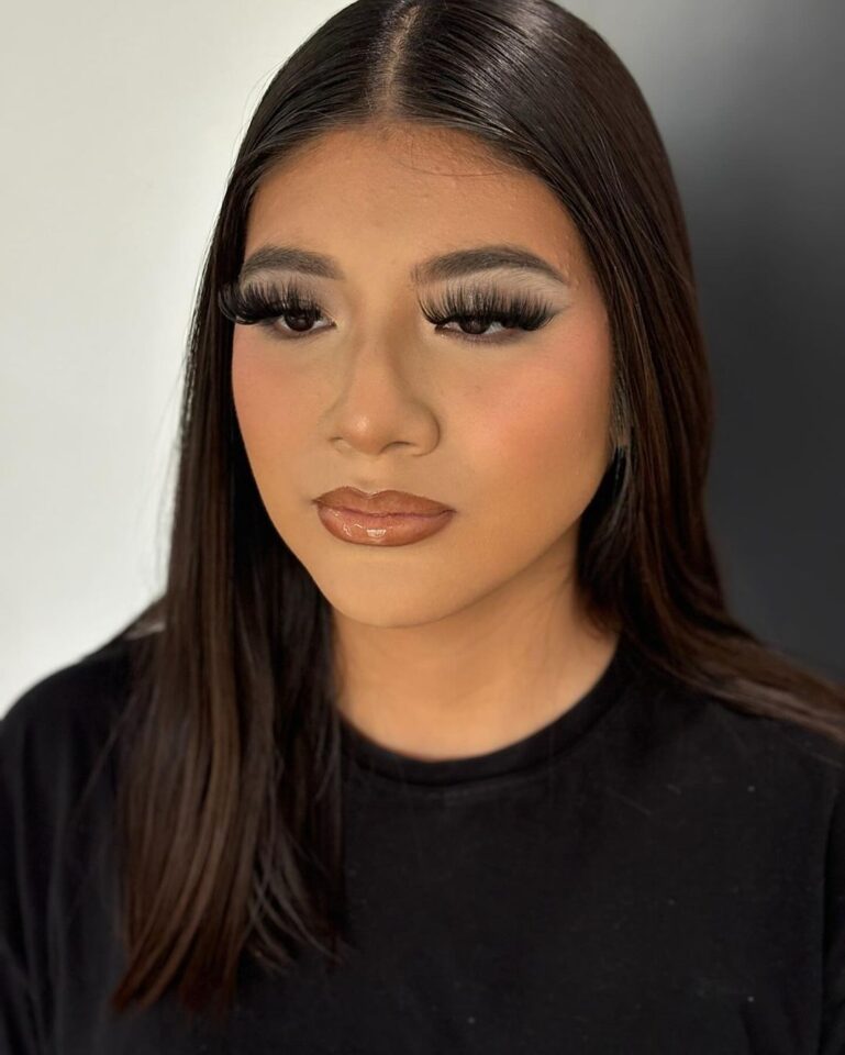 These Smokey Silver Eye Makeup Looks Are The Secret To A Full Glam Look