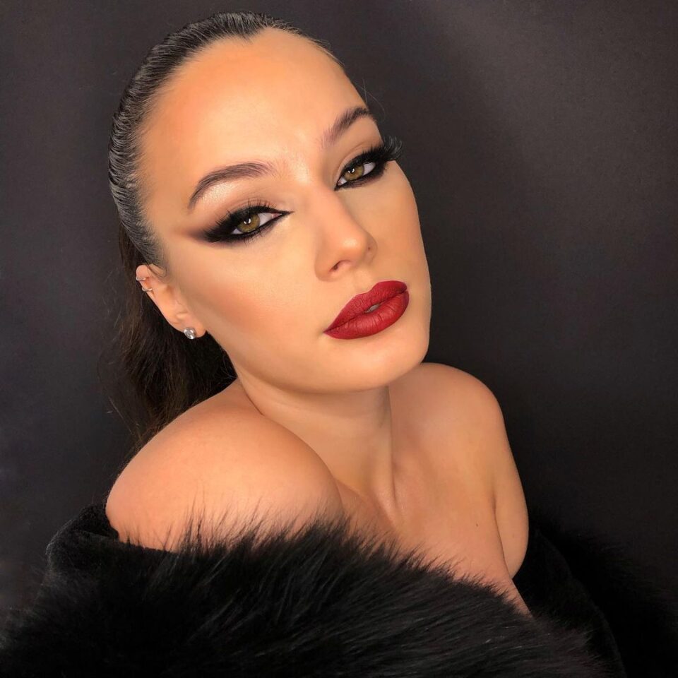 20 Mind-Blowing Sultry Makeup Looks To Copy ASAP
