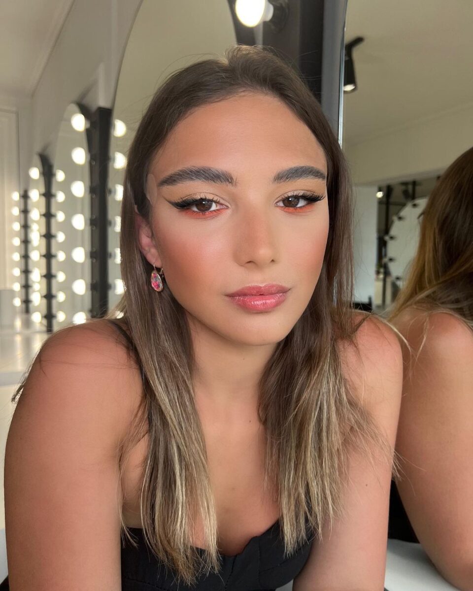 18 Sunkissed Makeup Ideas For A Luminous Glow