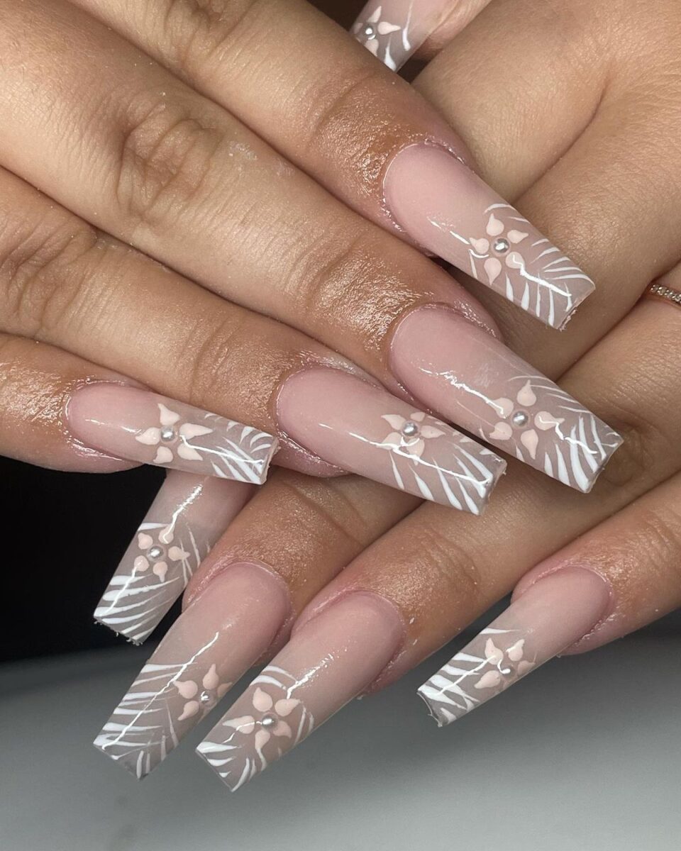 22 Bright August Nails To End The Summer Right