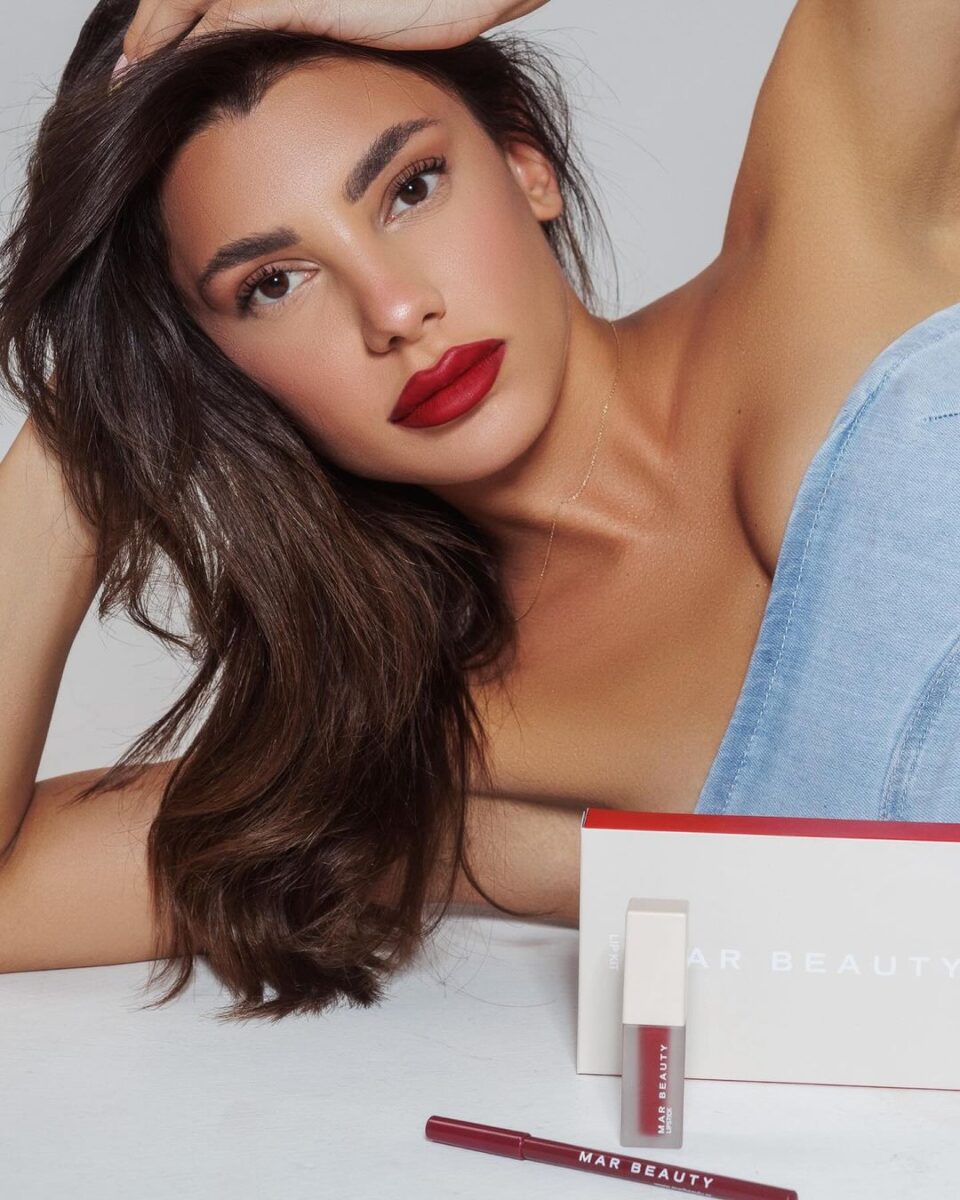 21 Cherry Red Lipstick Ideas To Take Your Makeup To New Heigths