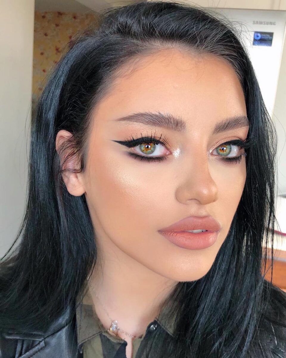 These 18 Wearable Doll Eye Makeup Ideas Are Going Viral
