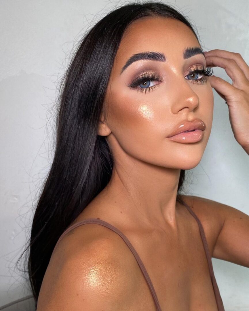 These Bronze Makeup Look Ideas Are Too Good Not To Screenshot