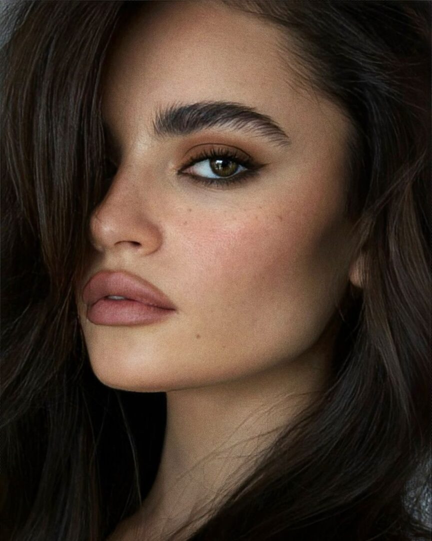 20 Glowy Dewy Makeup Looks For A Healthy And Wealthy Look