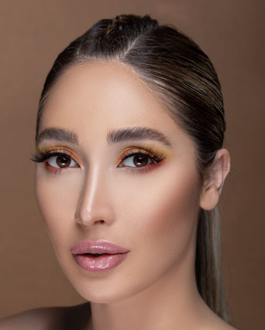 20 Glowy Dewy Makeup Looks For A Healthy And Wealthy Look