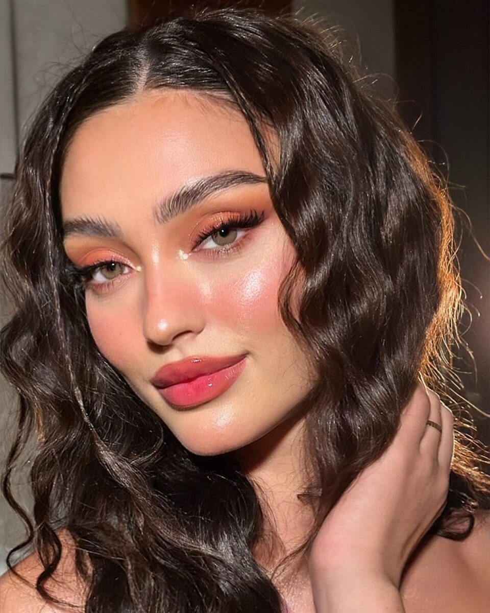 20 Glowy Dewy Makeup Looks For A Healthy And Wealthy Look