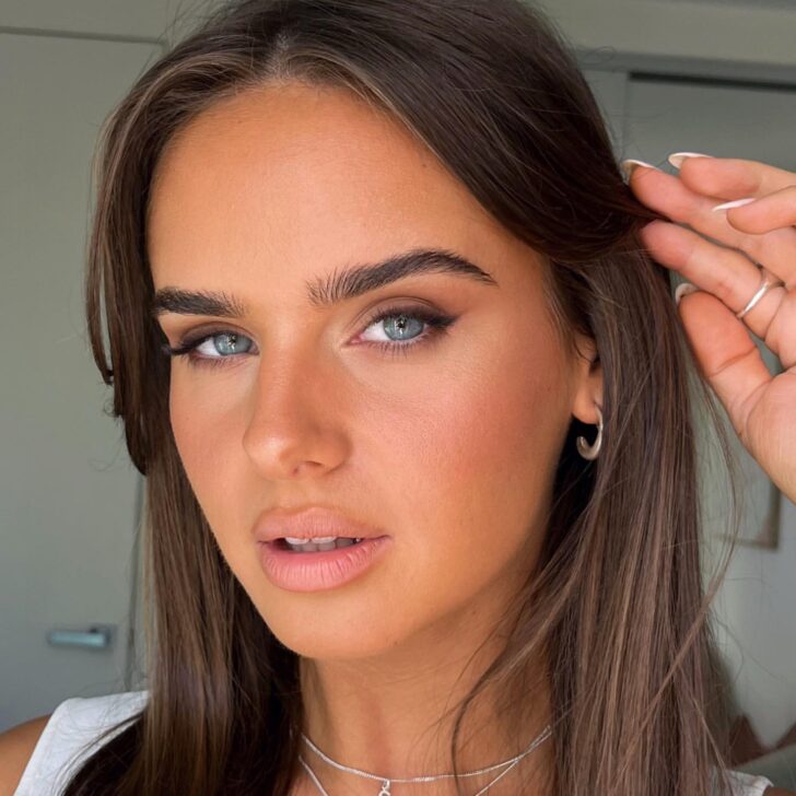 Flawless Senior Picture Makeup That Highlights Your Natural Beauty