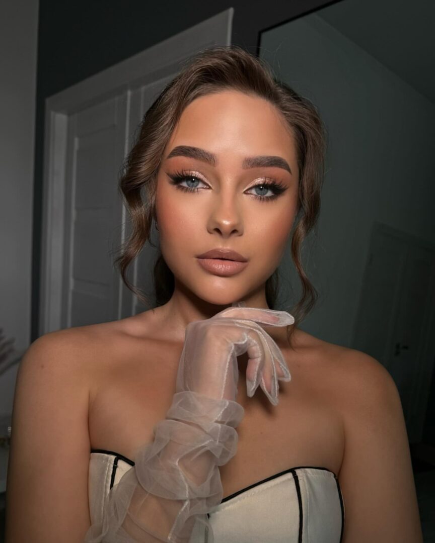 18 Inspo Pics Of Wedding Makeup For Blue Eyes To Save For Your Big Day