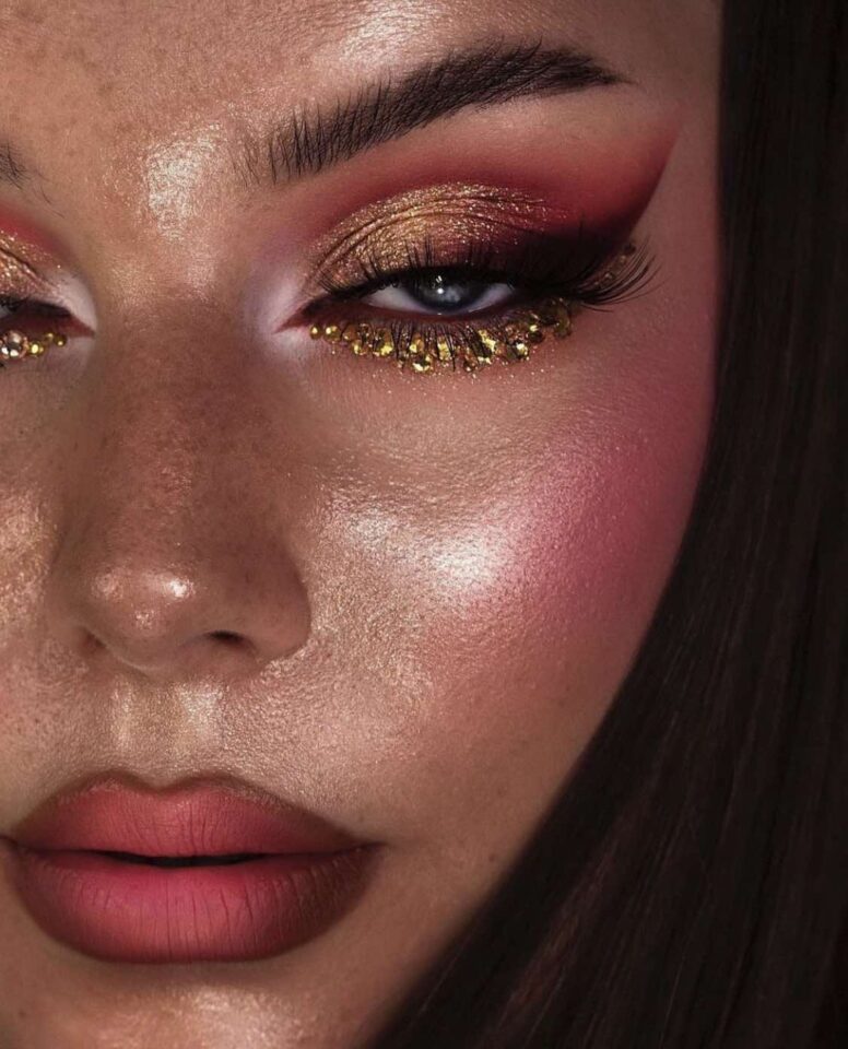 Dare To Be Different With Any Of These 20 Magnificent Burgundy Eye ...