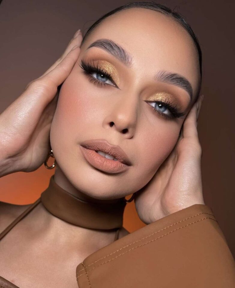 20 Eye-Catching Fall Makeup Looks You Must Try This Season