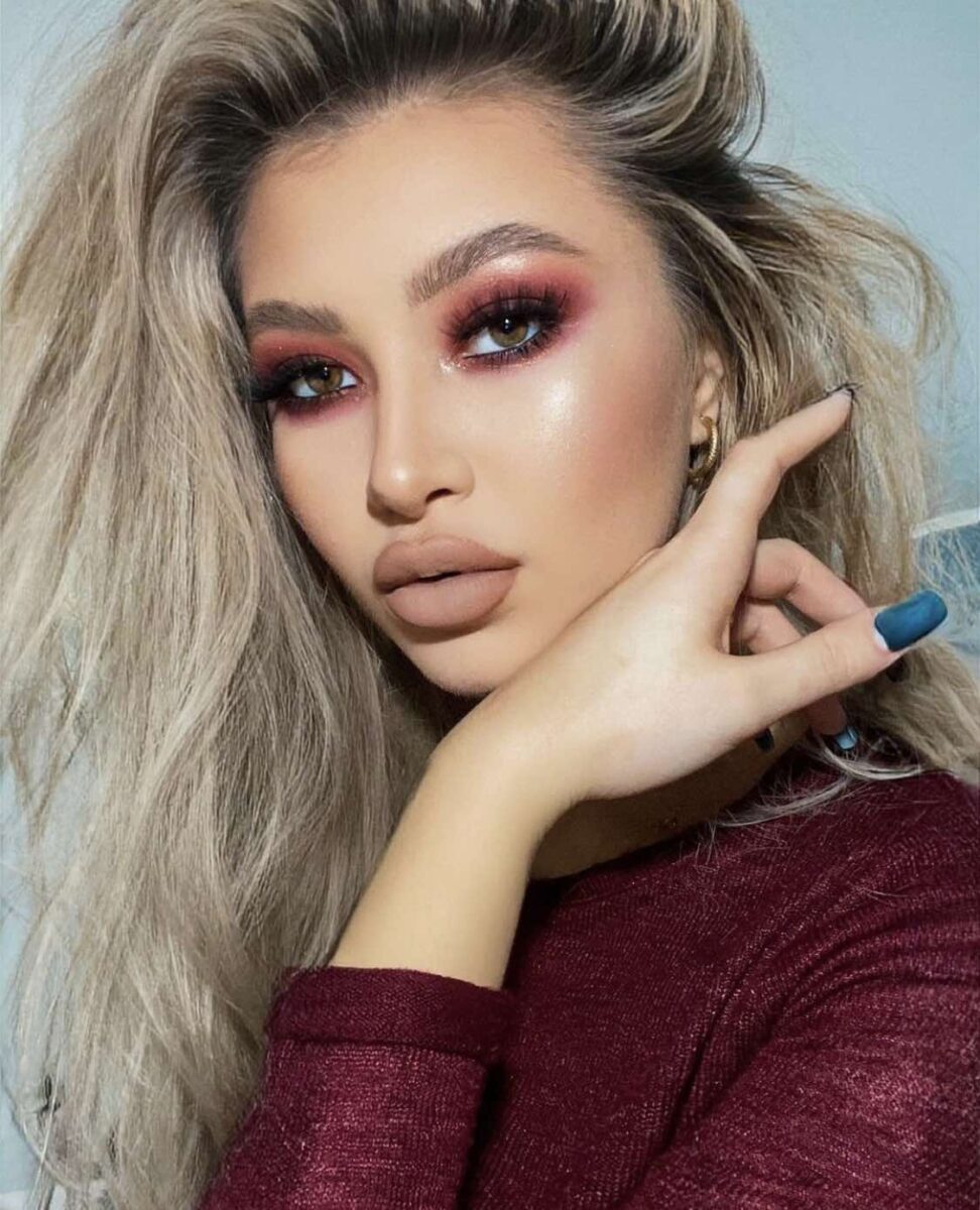 Dare To Be Different With Any Of These 20 Magnificent Burgundy Eye ...