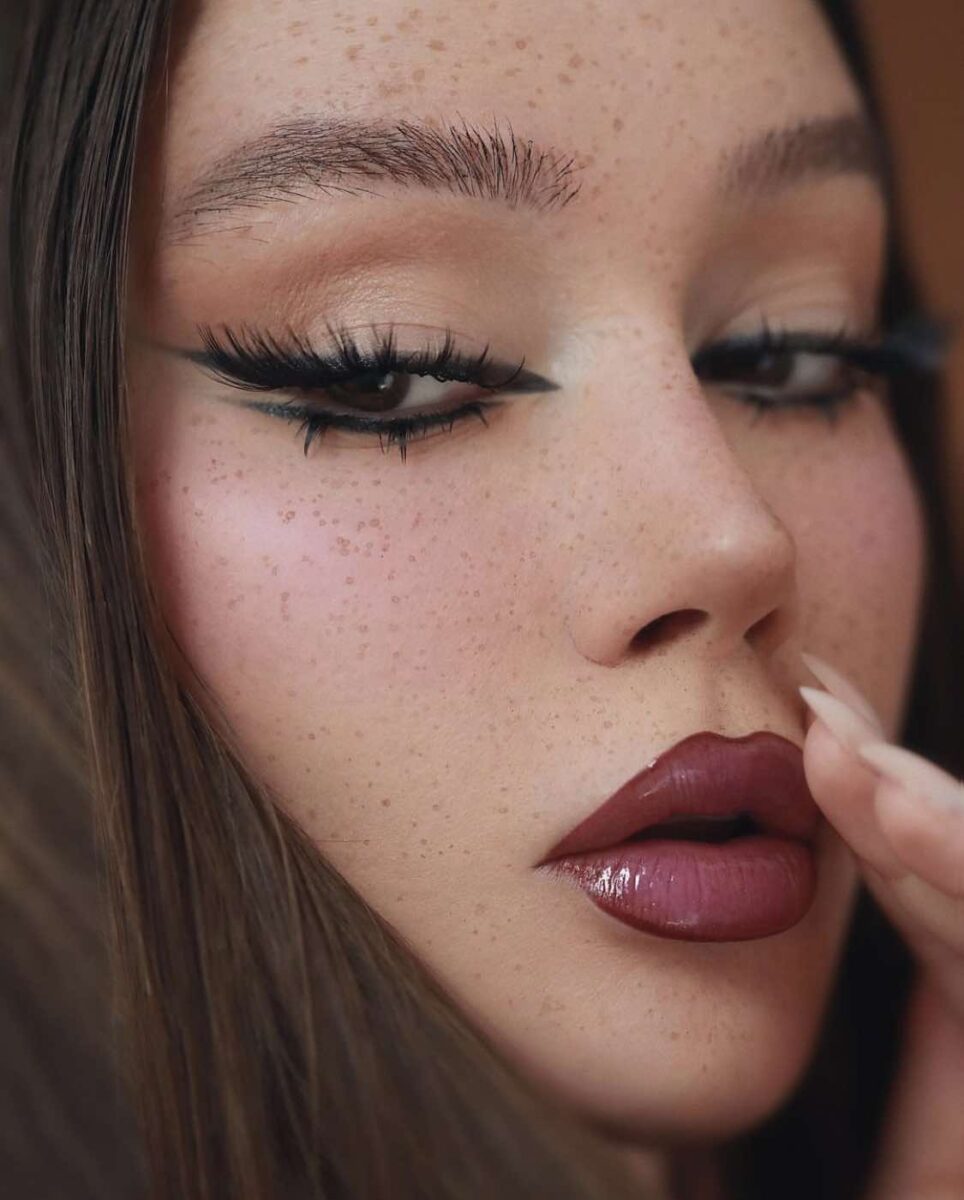20 Eye-Catching Fall Makeup Looks You Must Try This Season