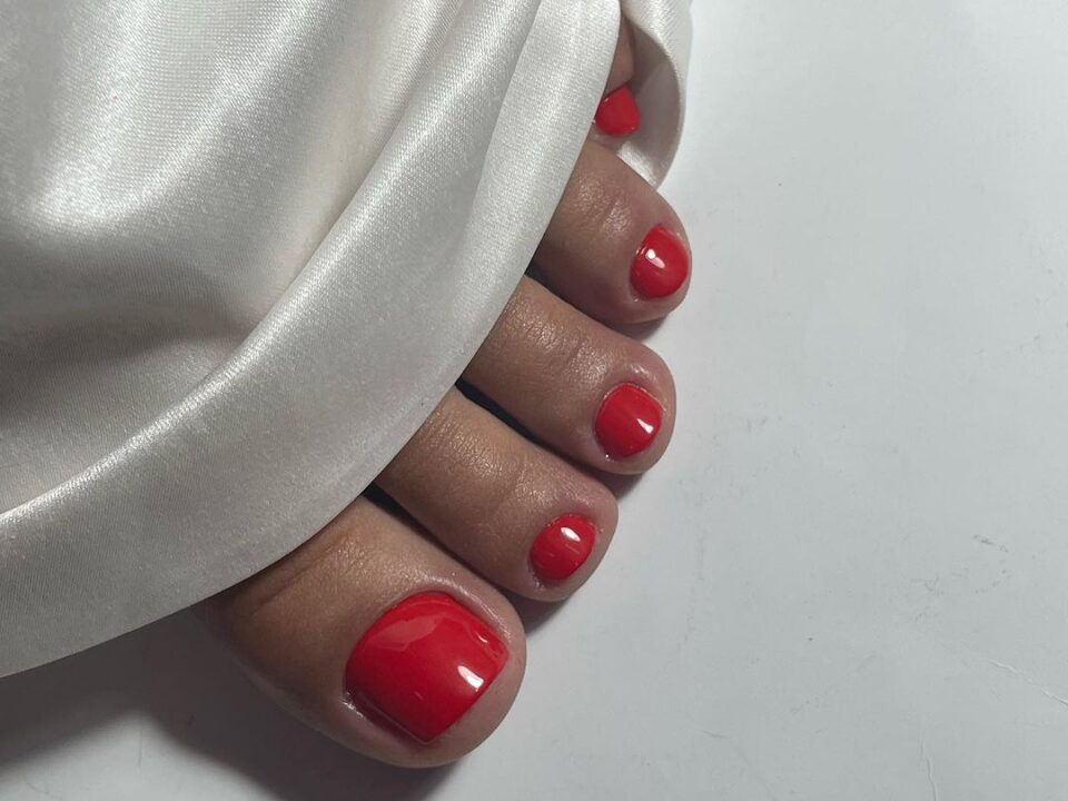 Toe-Mendeous Red Toe Nails That Make Your Eyes Pop