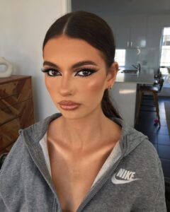 Be Too Glam To Give A Damn With These Formal Makeup Looks