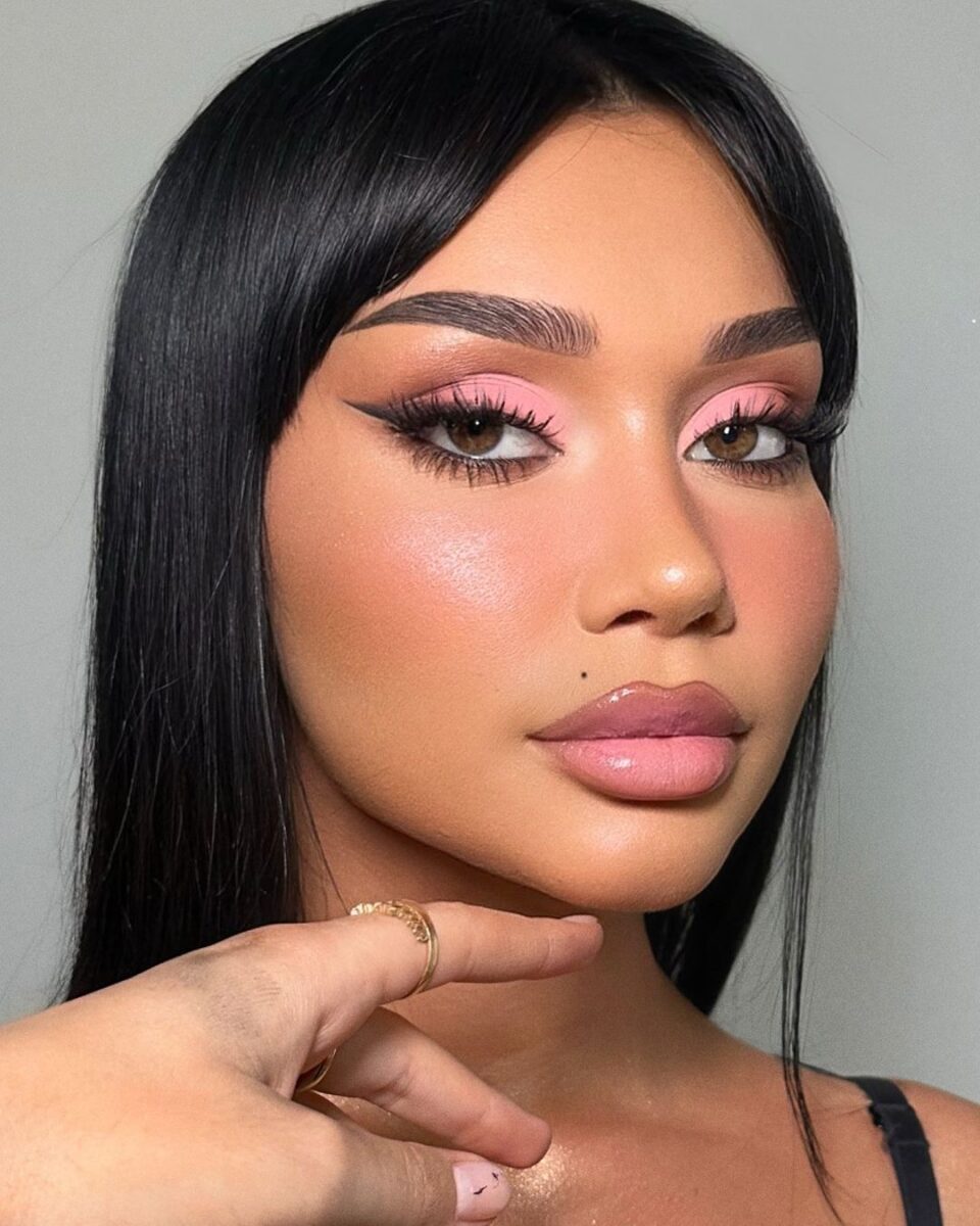 Make Your Face Pop With These 21 '80s Makeup Looks