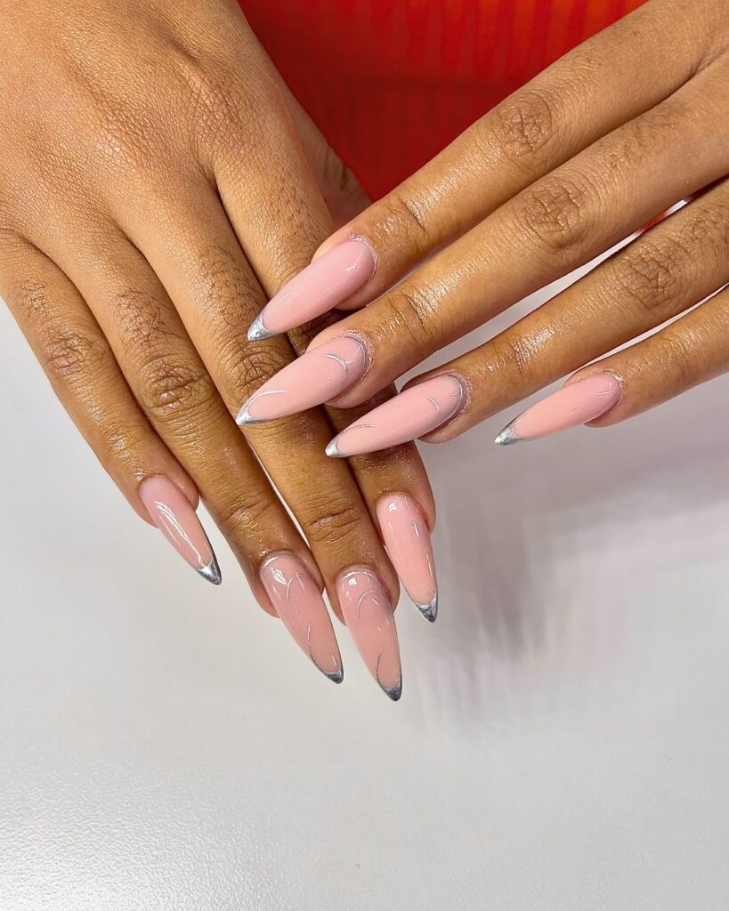 25 Micro French Manicure Designs Pour Faire Un Grand Tournant Sur Le ...