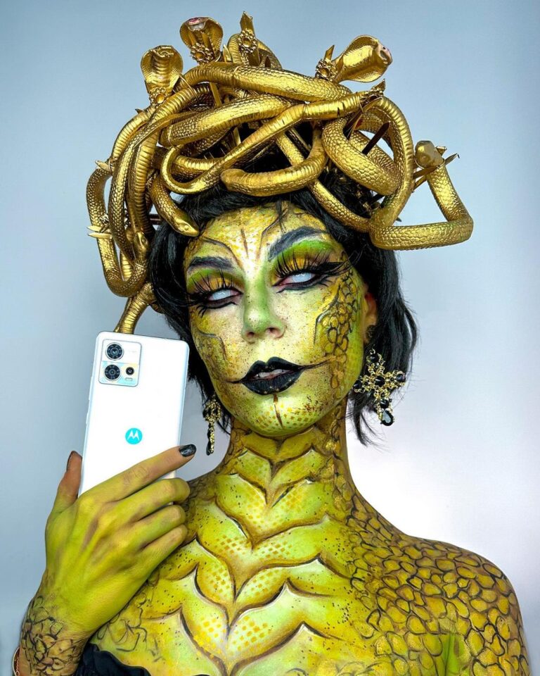 Ssslither Into Medusa Makeup With These Irresistible Serpentine Cunning Concepts