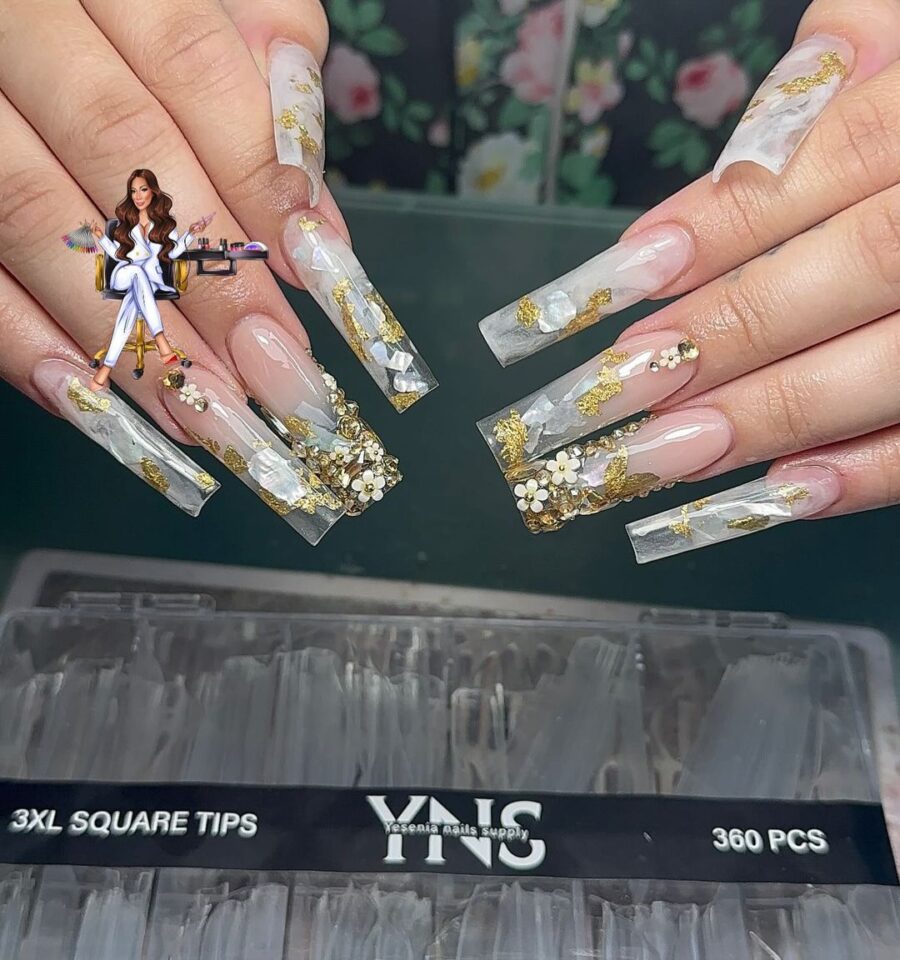 These 20 White Junk Nails Are The New Maximalist Trend On The Block