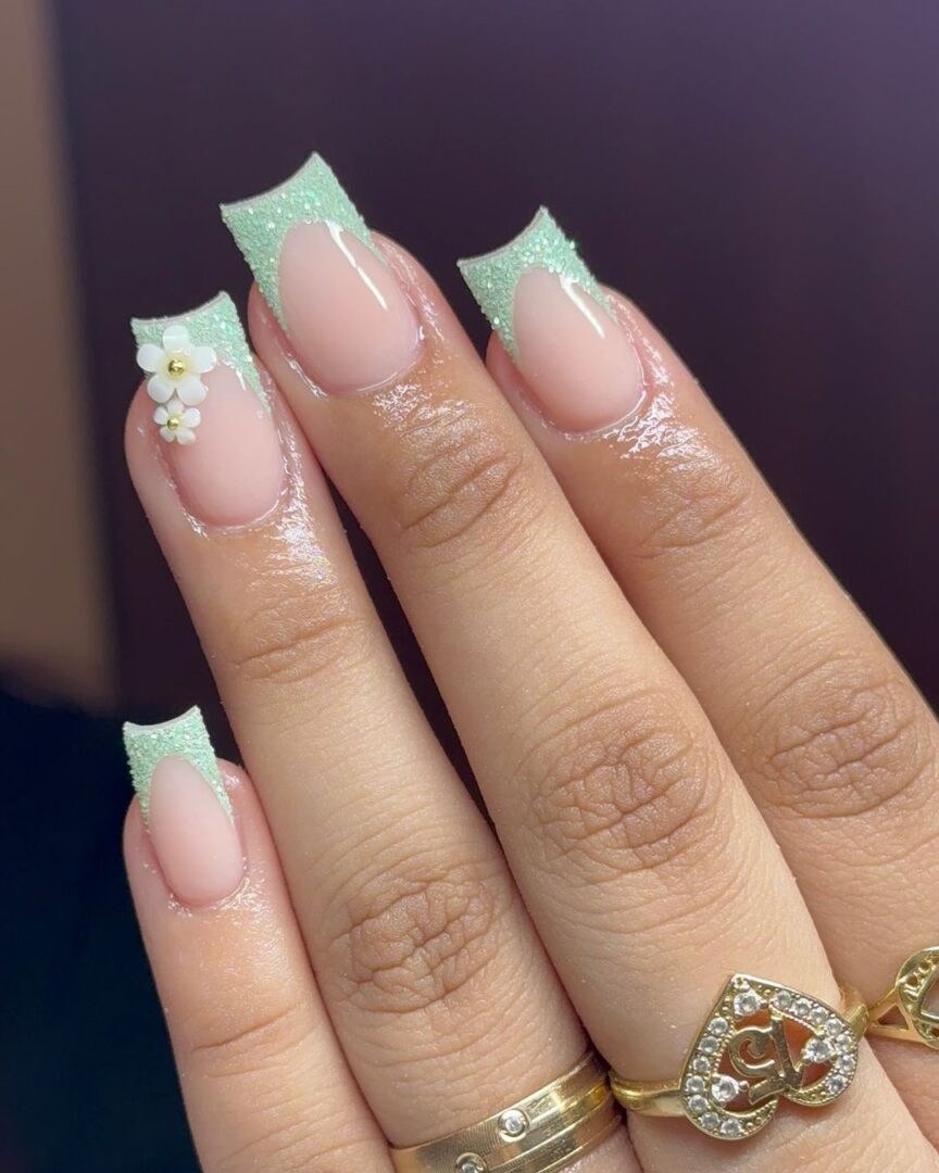 22 Eye-Catching Green Nails Designs That Should Be On Your Radar