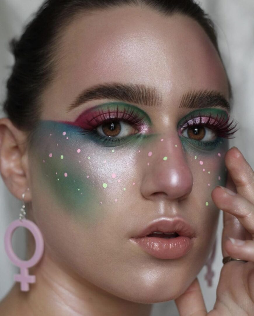 These Stunning Emerald Green Makeup Looks Will Help You Make Every ...