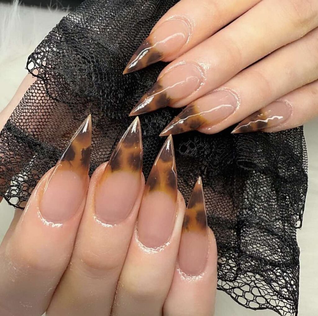 Get Ready To Rock Tortoise Shell Nails Trend With These 22 Masterpiece ...