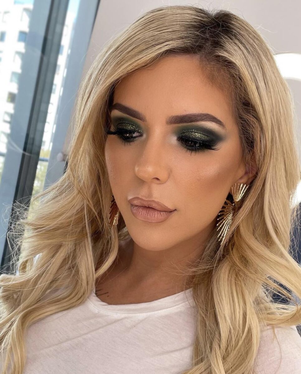 These Stunning Emerald Green Makeup Looks Will Help You Make Every ...