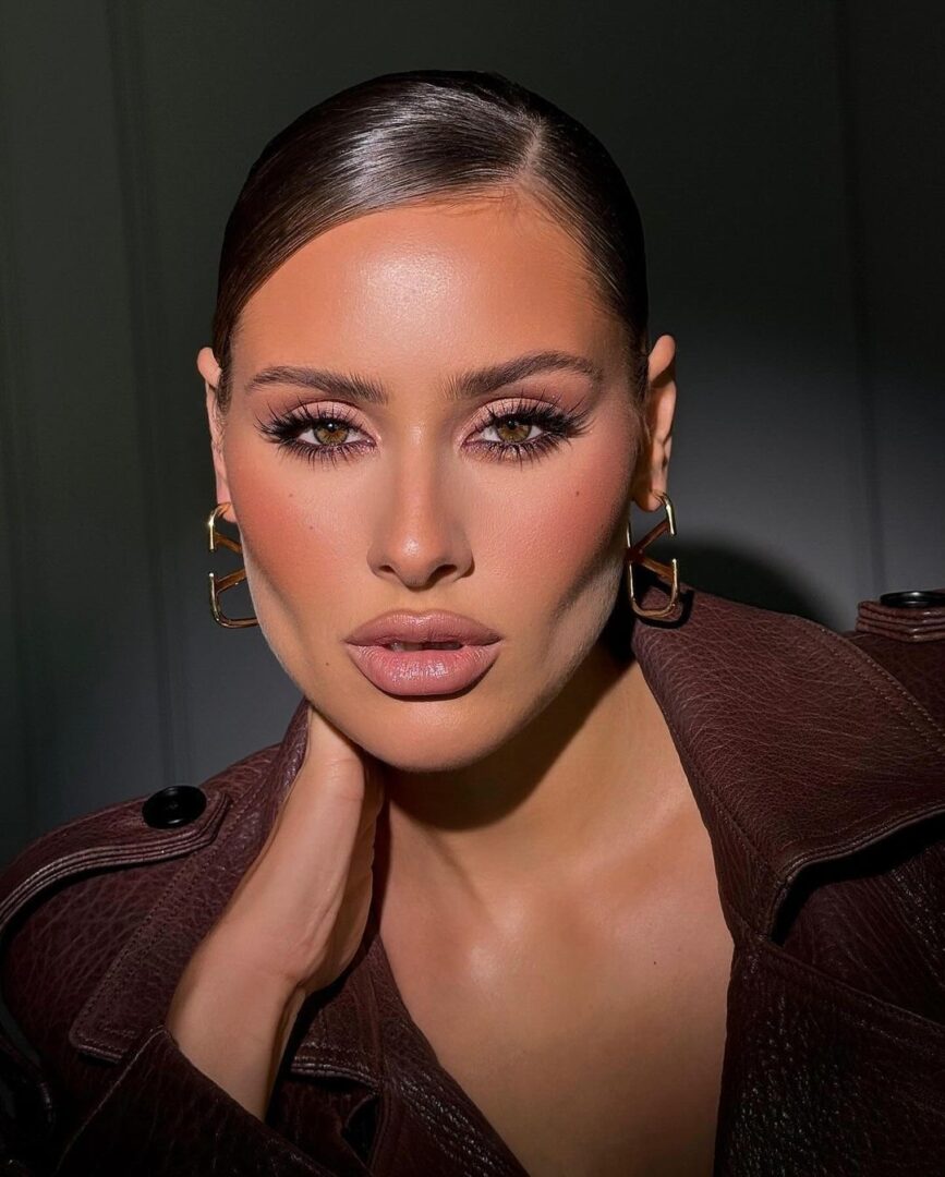 Hazel Eye Makeup To Shake Up And Wake Up The Beauty World