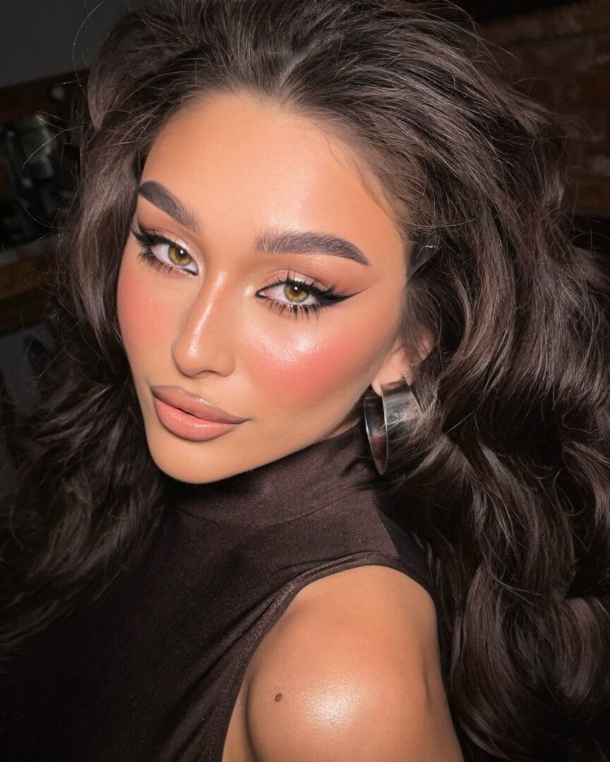 Hazel Eye Makeup To Shake Up And Wake Up The Beauty World