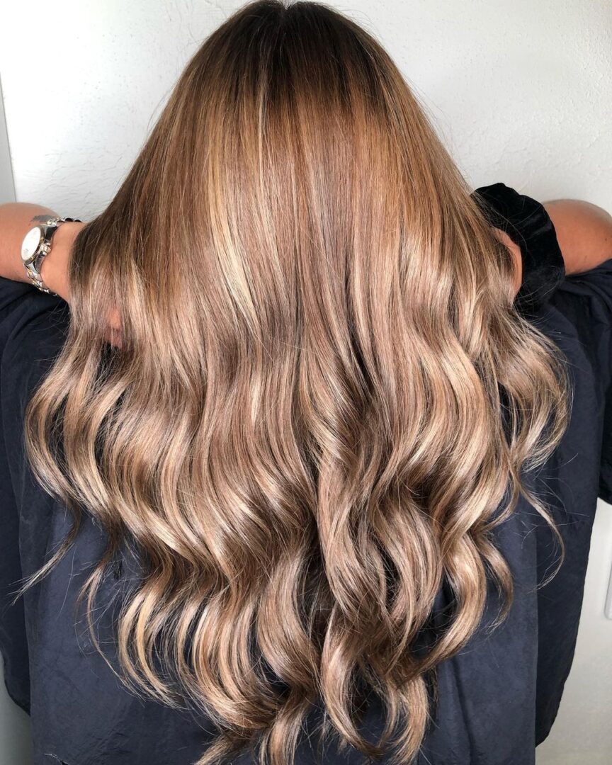 20 tonos de pelo castaño claro para redefinir la perfección