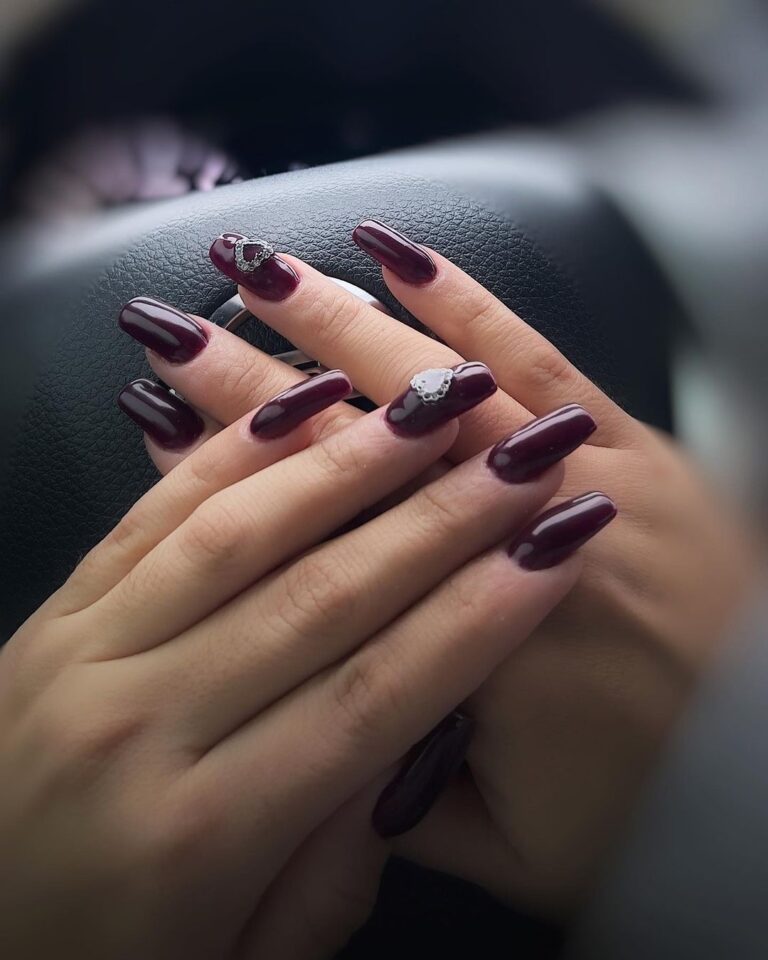 Harvest The Fall Vibes With These Glossy Cherry Mocha Nails