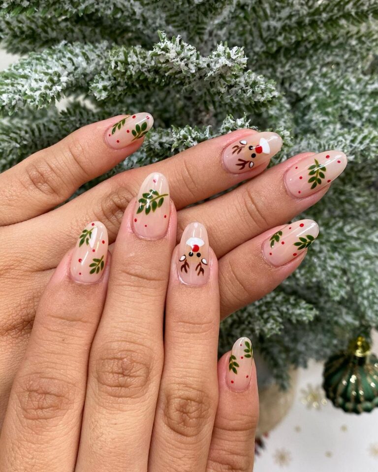 Ho Ho Ho-liday Christmas Nails That Get Your Glow On