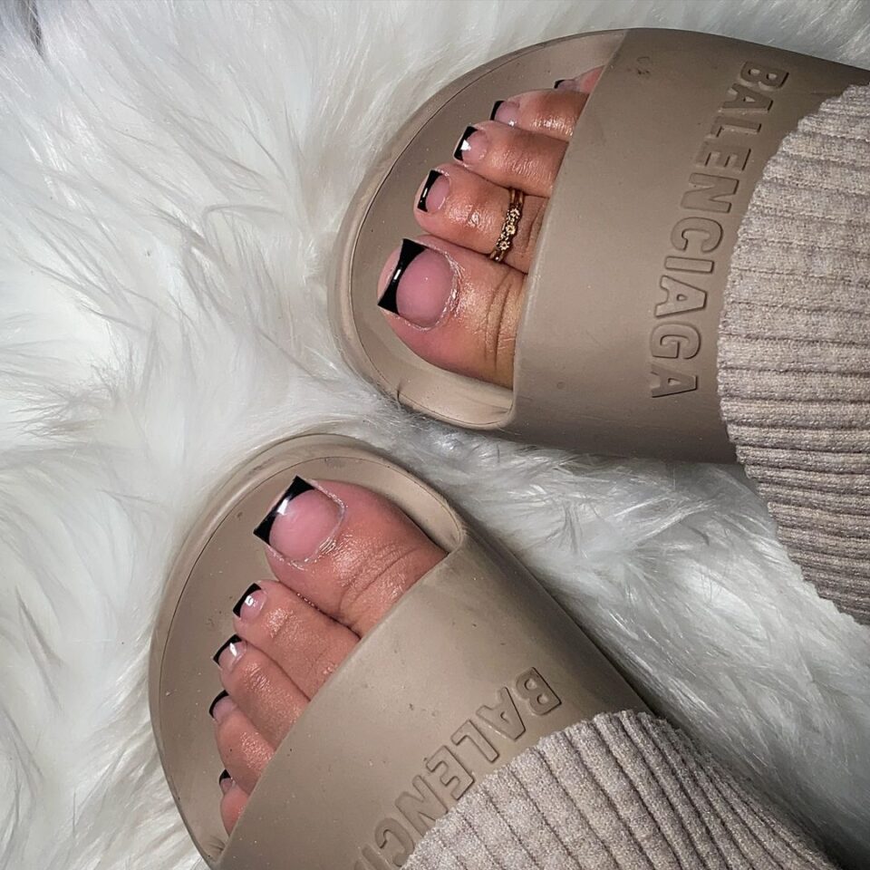 It's Never Toe-Late For Fall-Colored Toenails And Pedicures