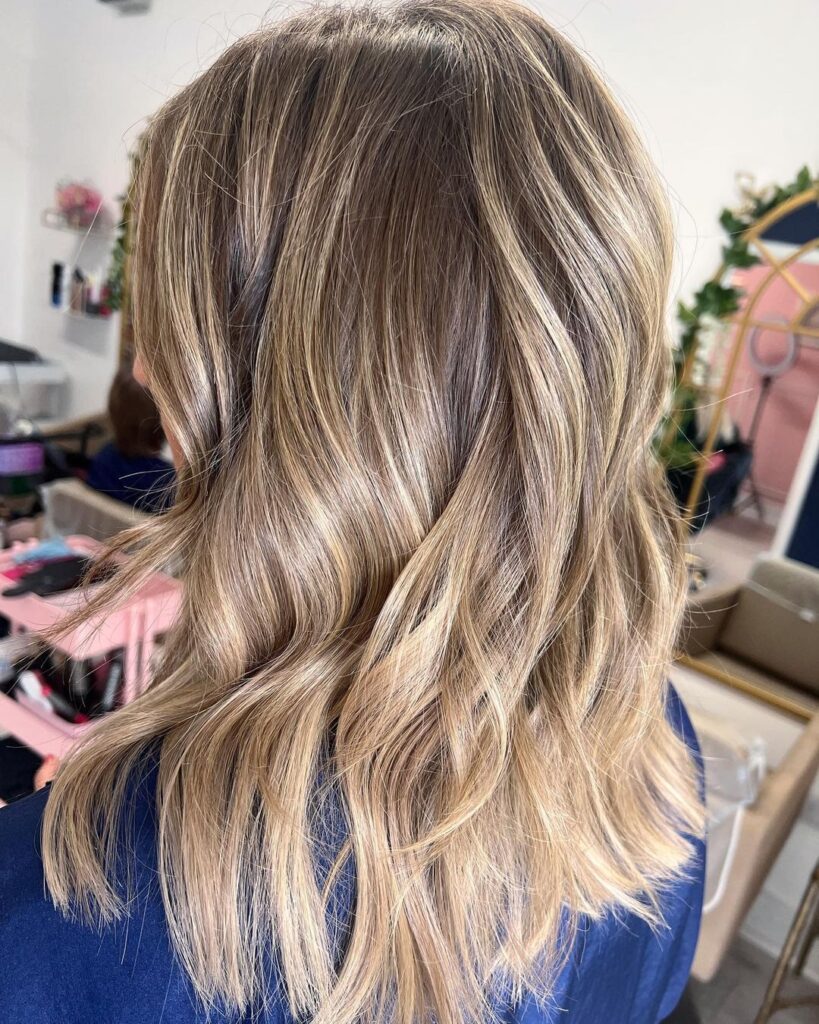 Try These Medium Length Haircuts For The Full Glam Effect