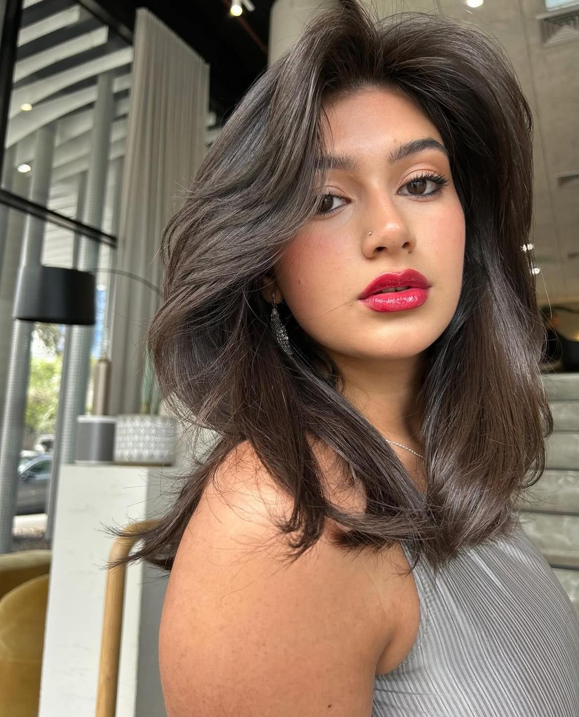 33 Most Flattering Medium-Length Haircuts For Round Faces