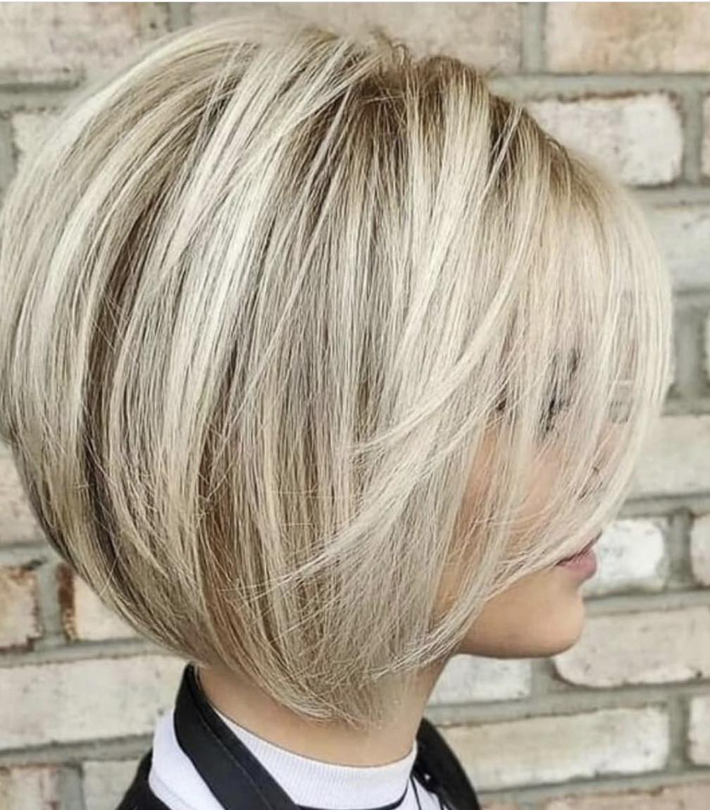 Elongate Your Neckline With These 33 Bold And Voluminous Layered ...