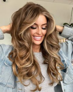 31 Bombshell Hair Ideas To Feel Like A Femme Fatale