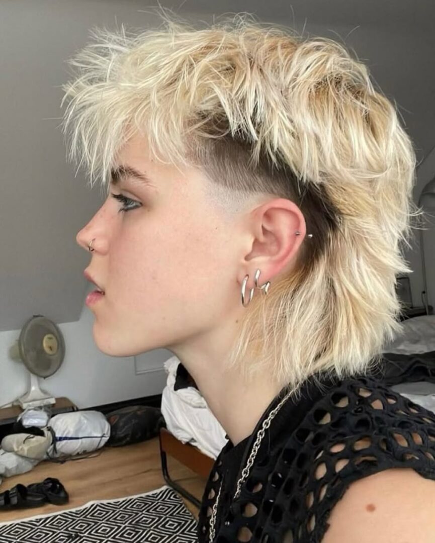 Express Yourself Freely With These 29 Androgynous Haircuts That Embrace ...