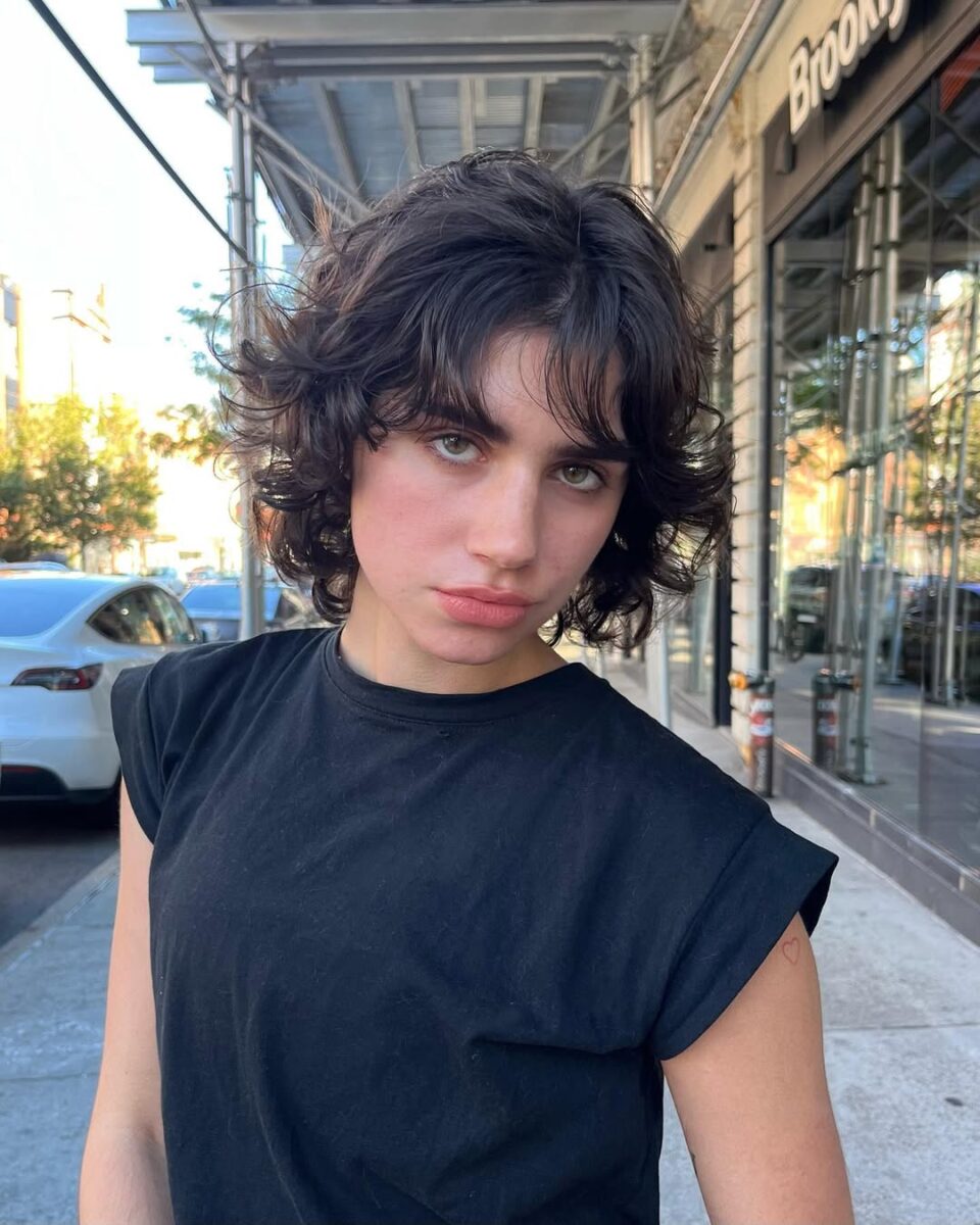 Express Yourself Freely With These 29 Androgynous Haircuts That Embrace ...