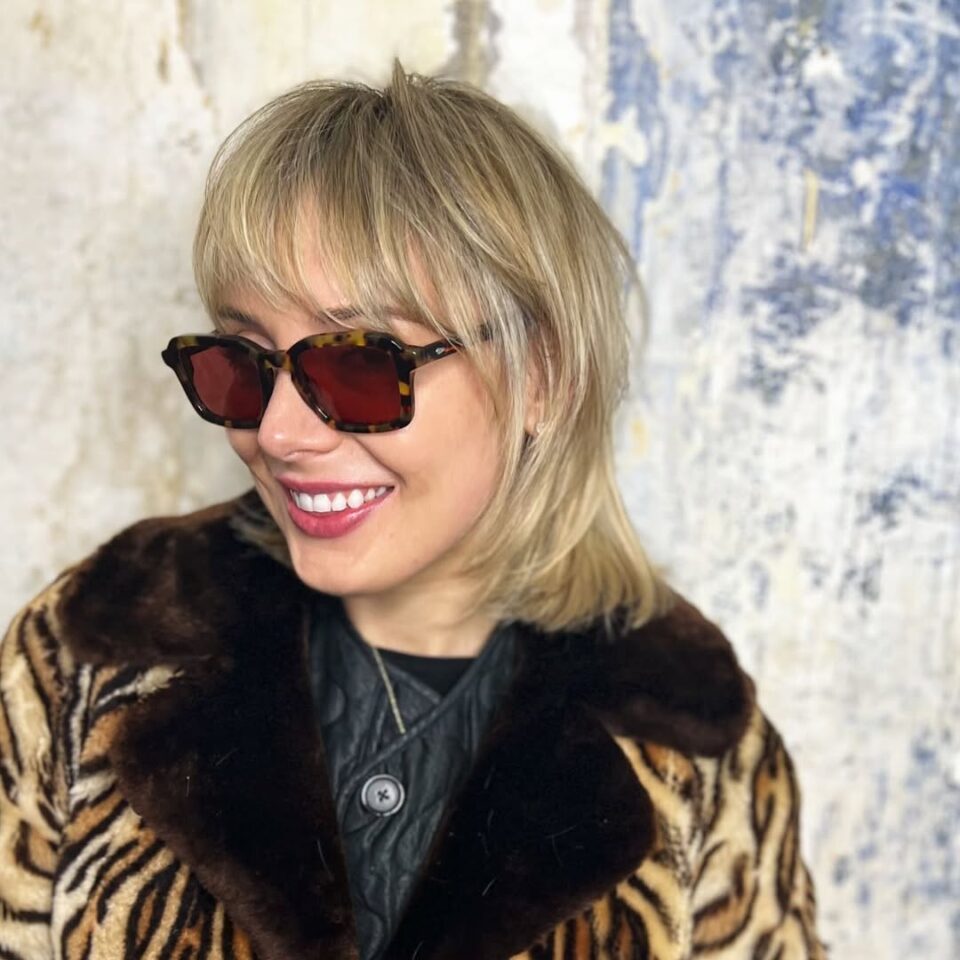 29 Most Gorgeous Mid-Length Haircuts For Women To Try